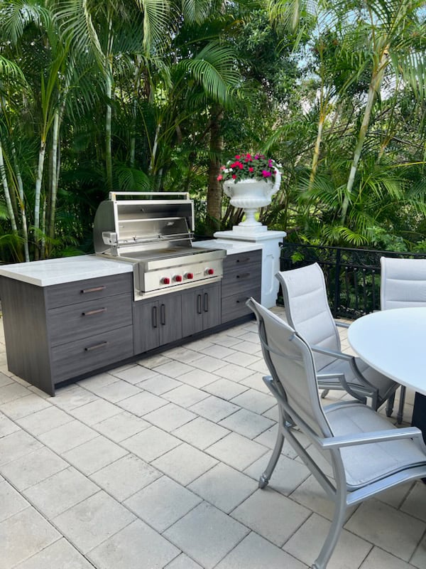 Custom Outdoor Cabinets | ZähBuilt Design Builders